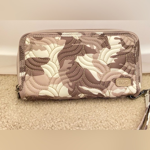 lug | Bags | Lug Splits Xl Wristlet Rfid Wallet Nwt Camo Taupe | Poshmark
